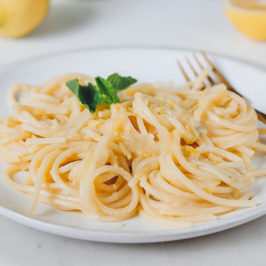 Pasta al Limone – fruchtige Zitronenpasta aus 4 Zutaten - Lena Eats ...
