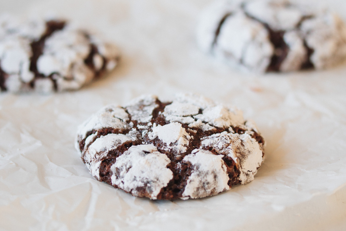 Crinkle Cookies - einfache Schoko Cookies | www.lenaeats.com